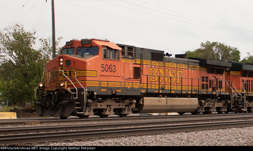 BNSF 5063